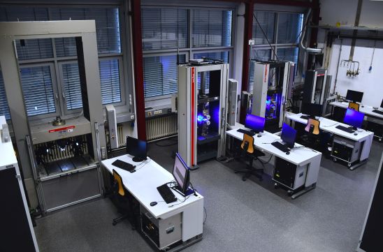 Technische Ausstattung – Lehrstuhl für Fertigungstechnologie